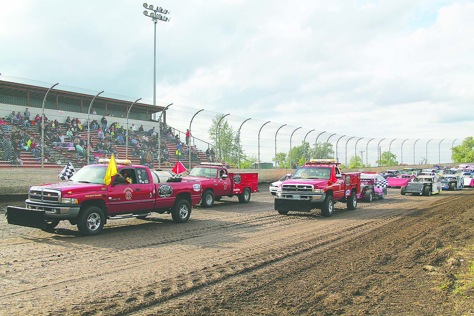 Volunteers provide racetrack safety at Willamette Speedway | Lebanon Local