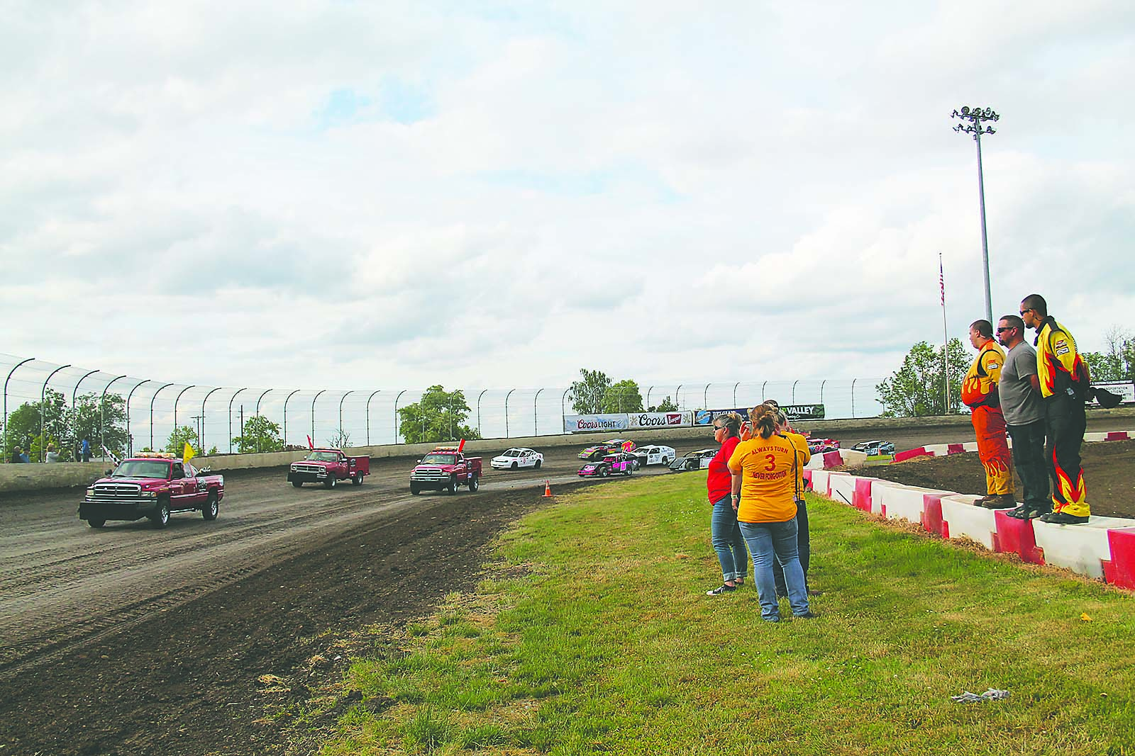 Volunteers provide racetrack safety at Willamette Speedway | Lebanon Local