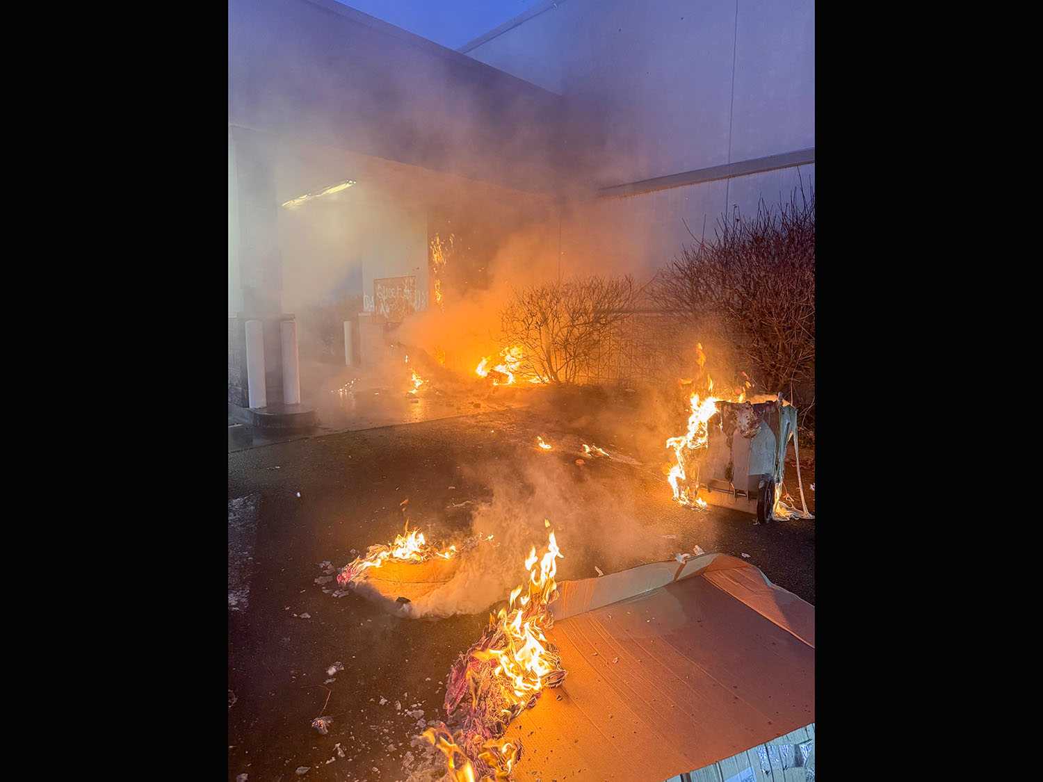 Fire starts outside vacant Rite Aid - Lebanon Local