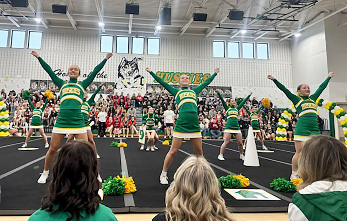 Top cheer teams perform in Sweet Home - Lebanon Local